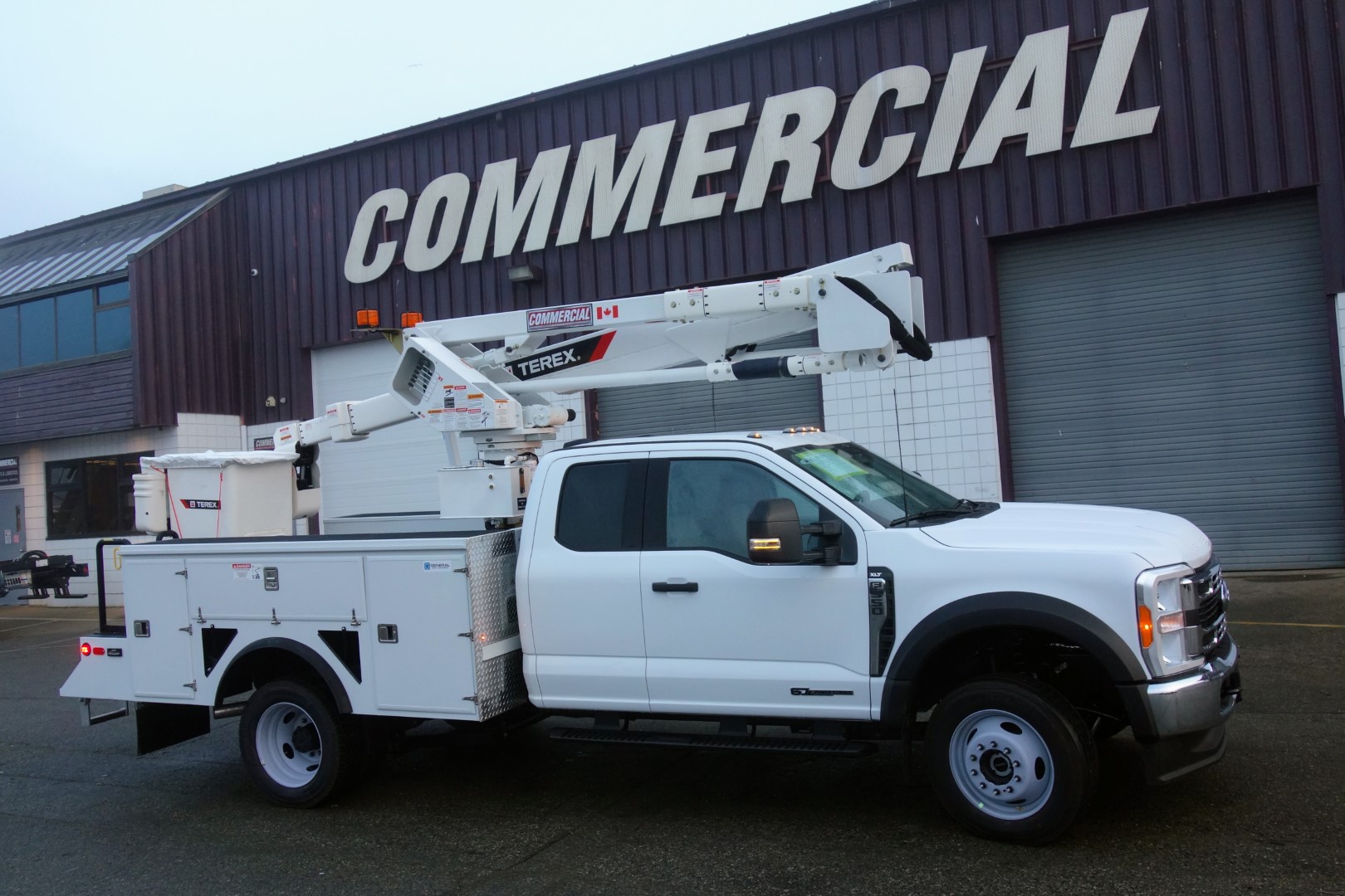 Terex LT40 on Ford F550 | Commercial Utility Equipment